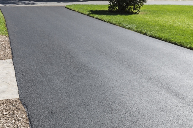 The Benefits of Sealcoating | R & R Paving and Grading
